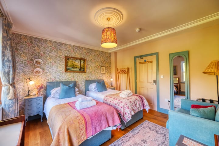 Bluebell - Triple Room With Private Bathroom - Bath