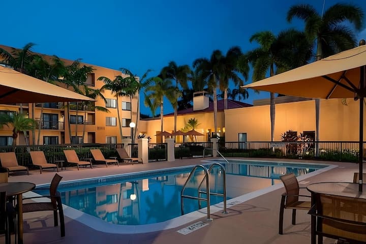 Relaxing Room W/ Heated Pool Near Town Center - Boca Raton