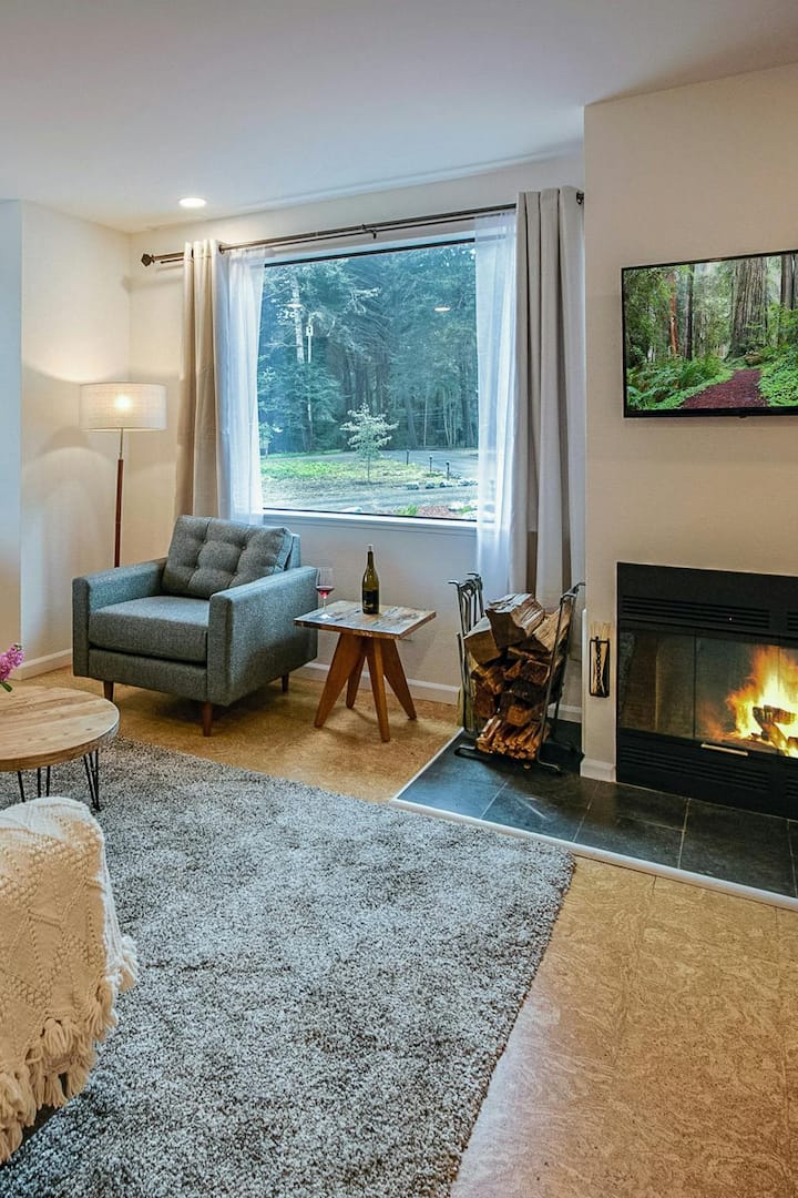 1867 Country Manor & Modern Lodge - Mendocino, CA