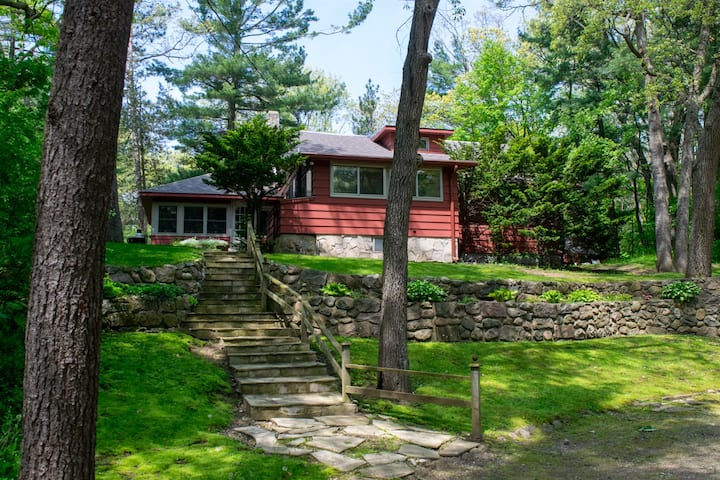 Hyde-a-way - Grand Bend