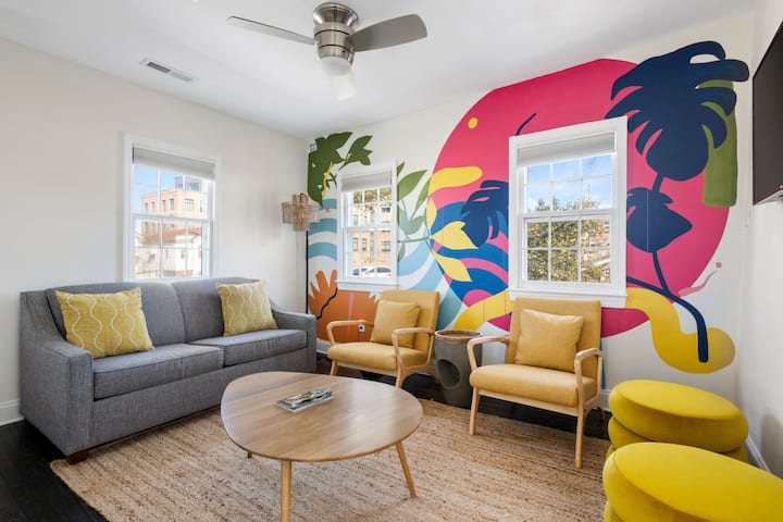 2 Bed Great Location - Close To King Street - Charleston, SC