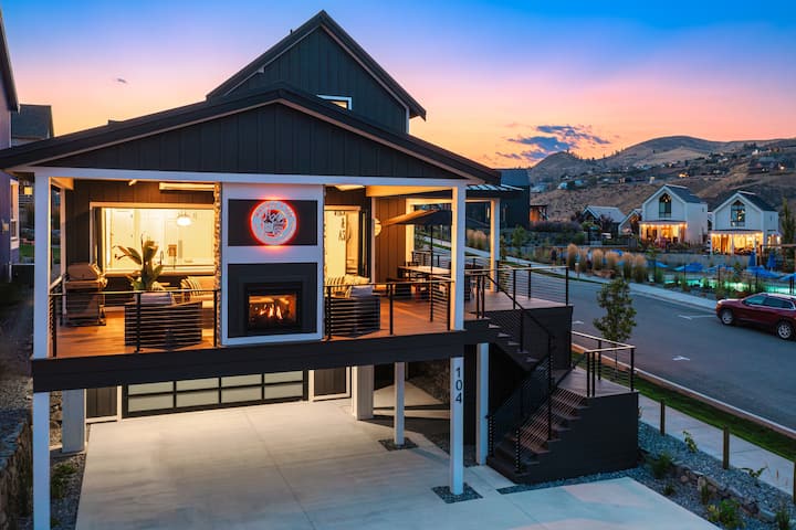 Whiskey & Ash At Chelan Lookout Vacation Rentals - Chelan, WA