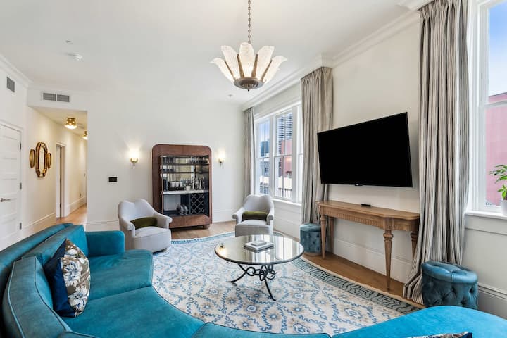 Hotel Perle: 6 Bedroom Suite With Pool View - New Orleans, LA