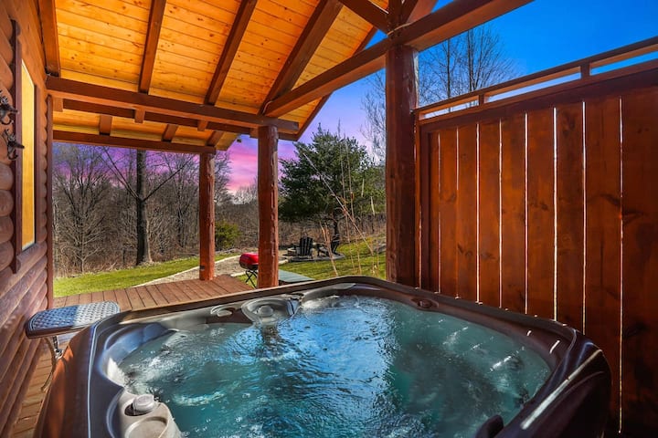 New Listing! Cozy Couples Cabin, Hot Tub, Fire Pit - Logan, OH