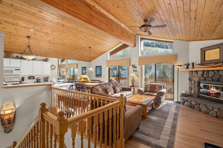 Large Lake View Condo - Incline Village