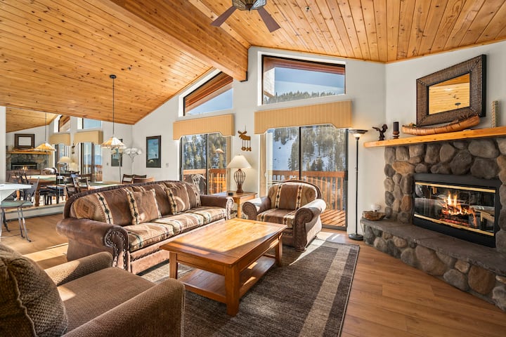 Large Lake View Condo - Incline Village