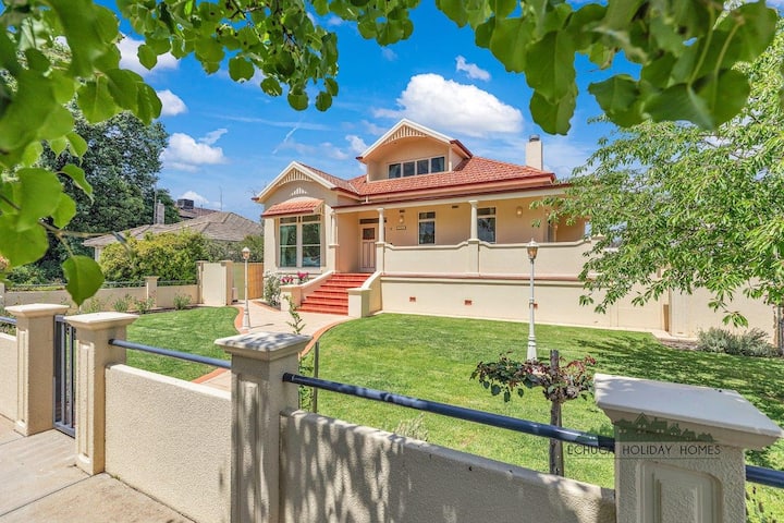 Llewoh On Crofton - Moama