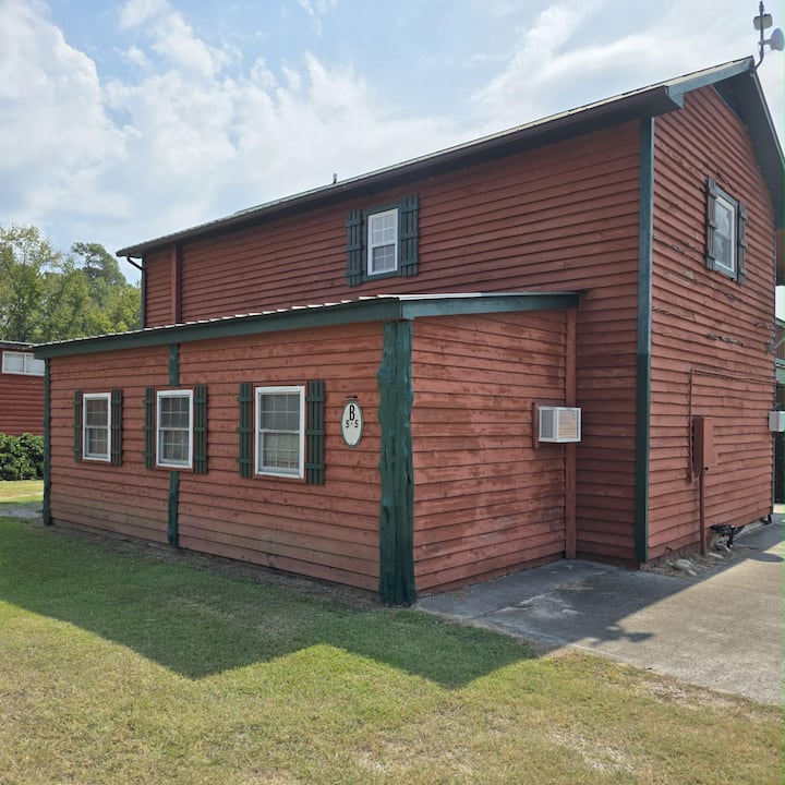 Group-friendly Lakeview Cabin With Stunning Views - Lake Marion, SC