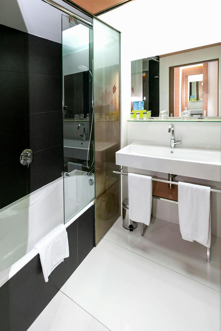 Amazing Hotel Room With Private Terrace By Vincci - Zaragoza