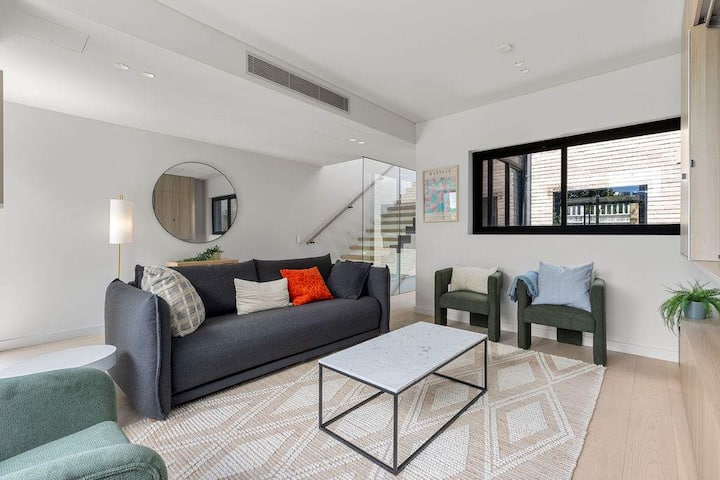 Beautiful Holiday Home W Private Terrace - 시드니