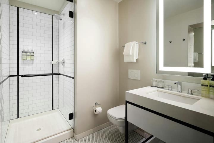 Steps From Millennium Park & The Art Institute - Chicago, IL