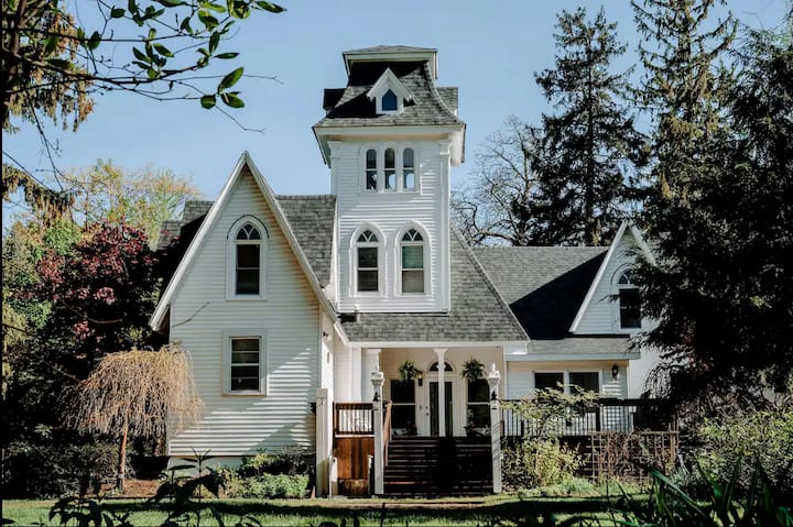 Spacious Vintage 1800s Manor | Moments To Downtown - South Haven, MI