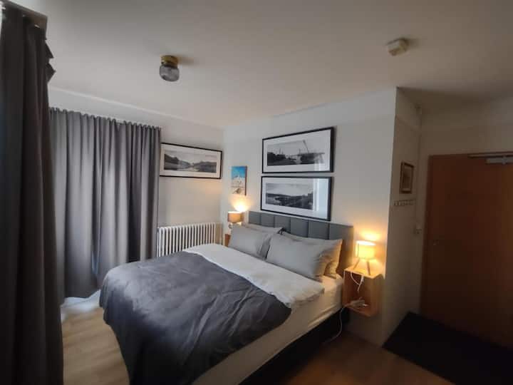 Double Room W/shared Bathroom - Snorris Guesthouse - Reykjavík