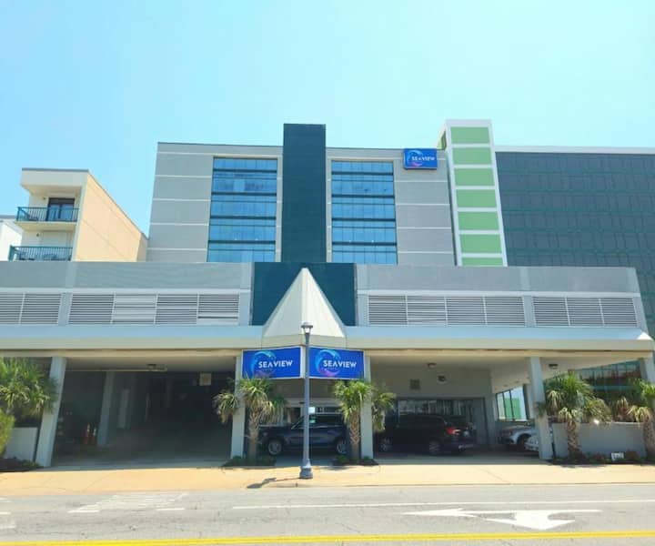 All The Must-haves, From Kitchen To Balcony - Virginia Beach, VA