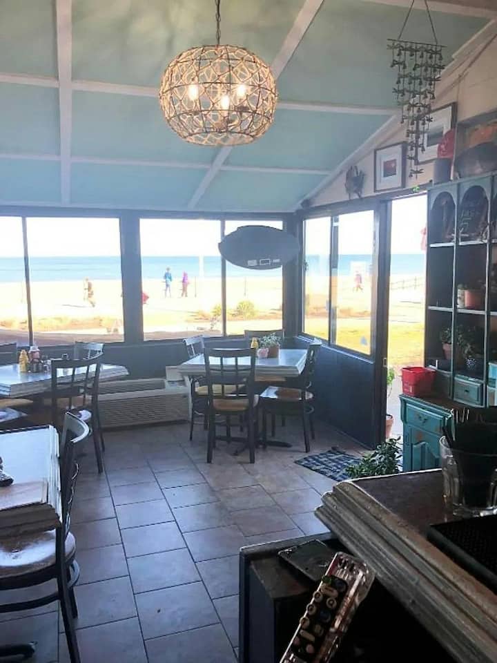 Walkable To Shops, Dining & More - Virginia Beach, VA