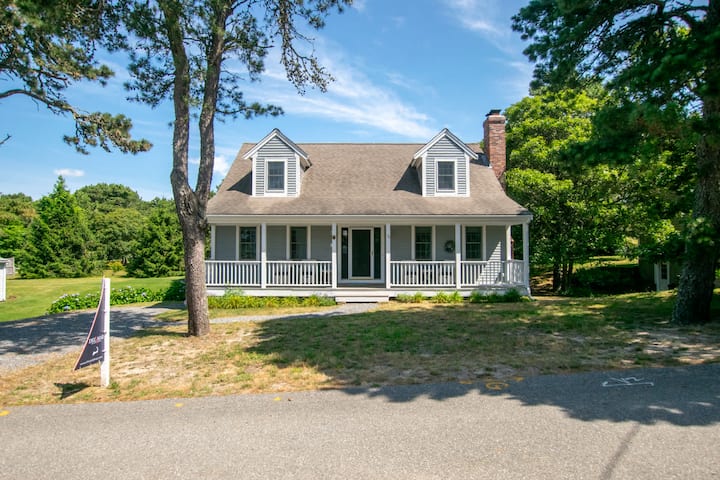 Half Mile Walk To Beach, Dog Friendly! - Chatham, MA