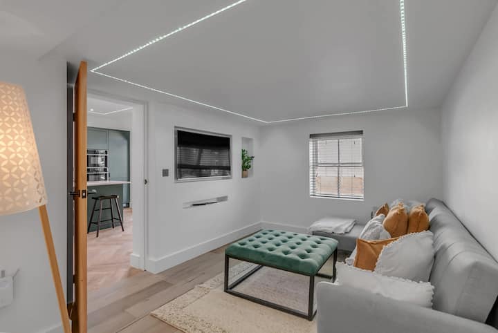 Seven Space | Modern 1 Bedroom Retreat - Norwich