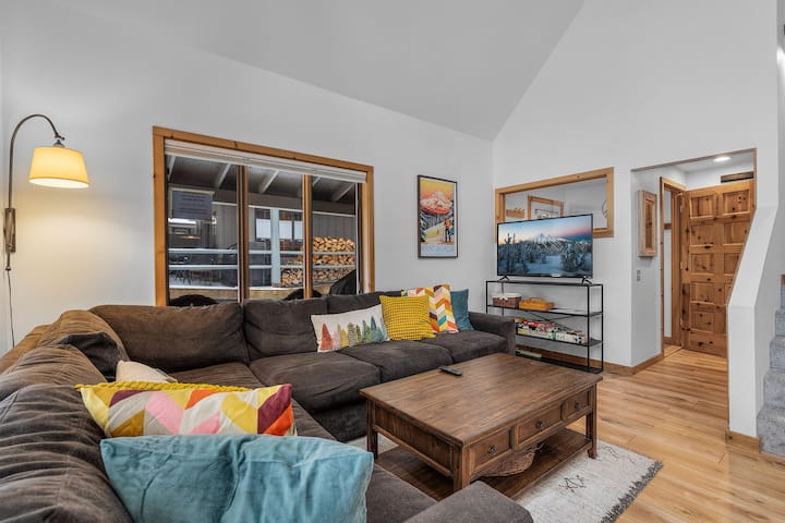 Sunriver Circle 4 | Hot Tub 6 Beds 8 Sharc Passes - Sunriver, OR