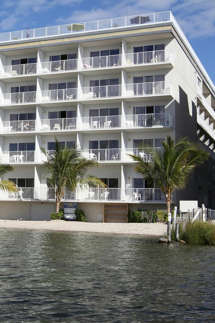 Recharge Poolside Or Stroll The Boardwalk - Ocean City, MD