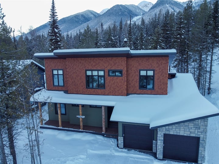 Ski In Mountain Retreat With Hot Tub - Fernie
