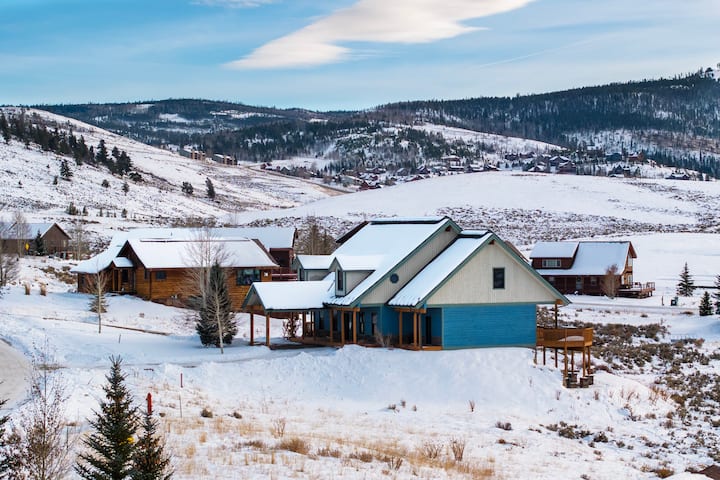 6 Bdr + Bonus Room, 12 Bds, Hot Tub, Cinema! - Granby, CO