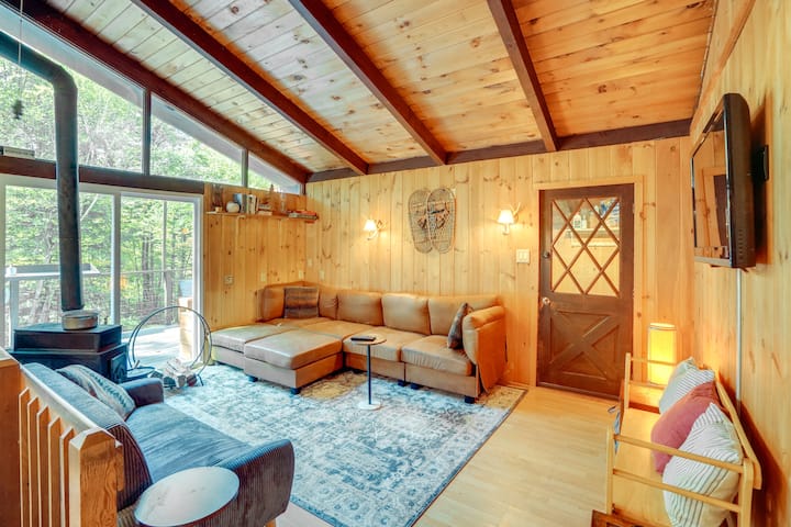 Treehouse Chalet Near Mt. Snow W/ On-site Trails! - Dover, VT