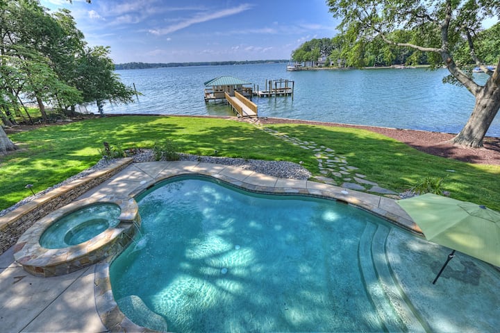 Amazing Views: Pool Hot Tub Fire Pit Theatre Room - Davidson, NC