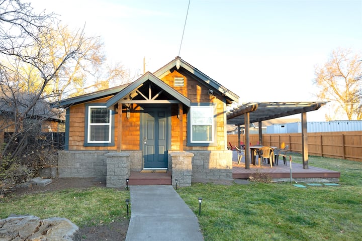 Bluebird Day - Aspen Getaway - Bend, OR