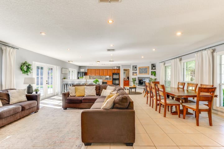 Centrally Located Family Home W/ Yard In Oviedo! - Little Big Econ State Forest, Geneva