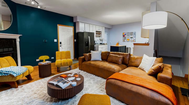 Pool Table/pingpong/arcade/2-car Parking/3 Floors! - Chicago, IL