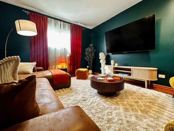 Pool Table/pingpong/arcade/2-car Parking/3 Floors! - Chicago