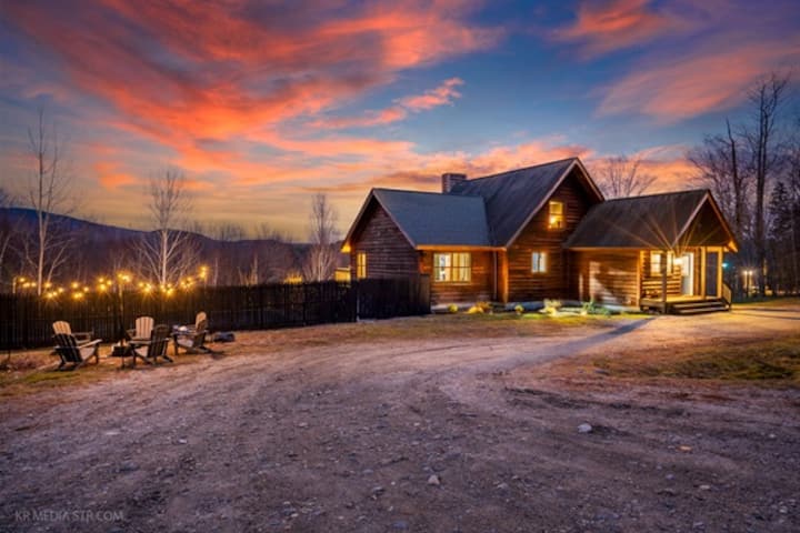 Spacious • Private • Hot Tub • Breathtaking Views! - Maine