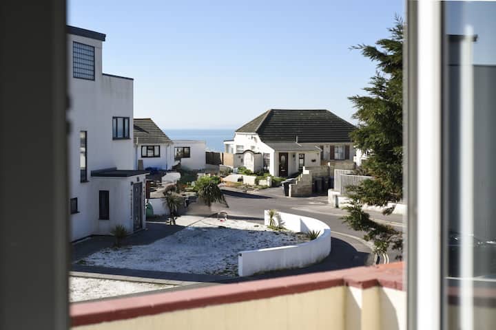 Sandy Feet Retreat – Hayling Island - Sleeps 7 - Hayling Island