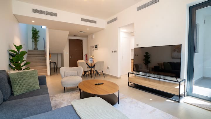 Jacuzzi Villa Escape: Luxury At Its Best - Abou Dabi