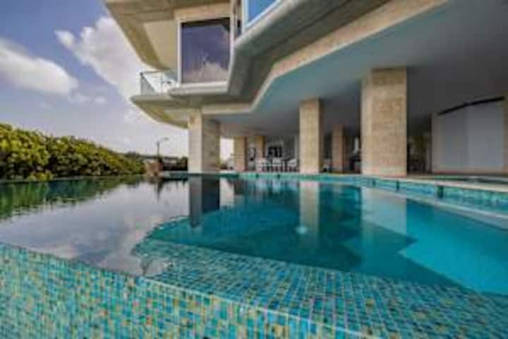 Downtown Oranjestad Beauty With Infinity Pool - Aruba