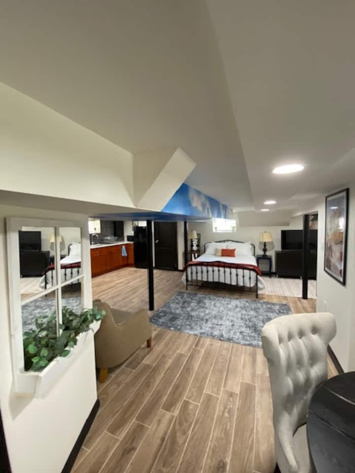 Spacious Tranquil Escape Studio - Newark, NJ