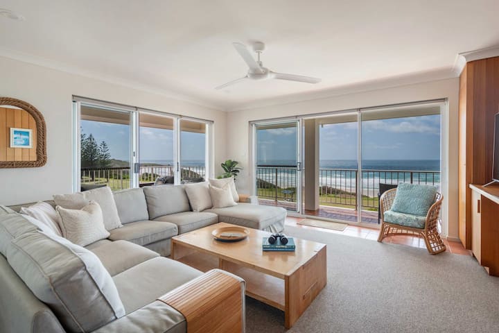 Pippi Beach Penthouse - Oceanstays - Pool - Yamba