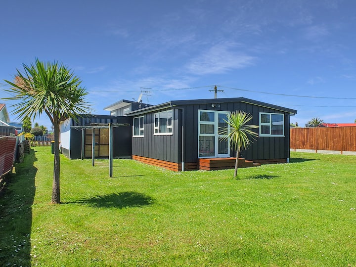 Snapper Bach - Foxton Beach Holiday Home - Foxton