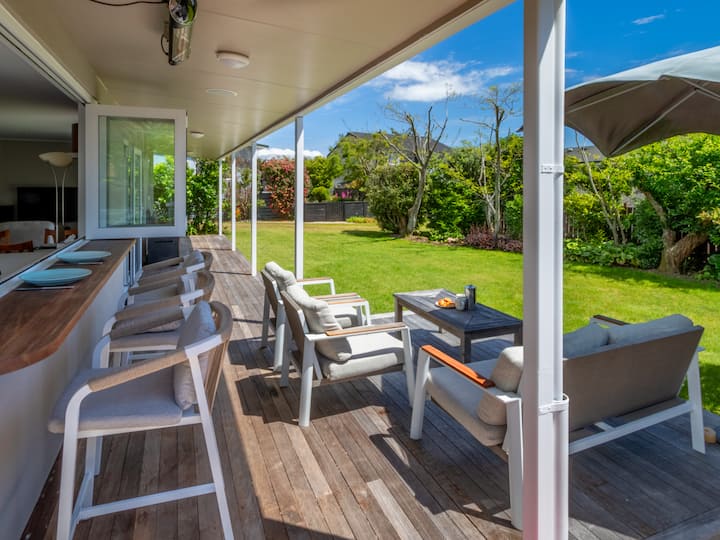 At The Beach - Pohara Holiday Home - Tākaka