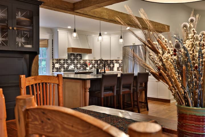 Susan Lane Hideaway: 4br/3.5ba. Renovated. Funky! - Rutland, VT