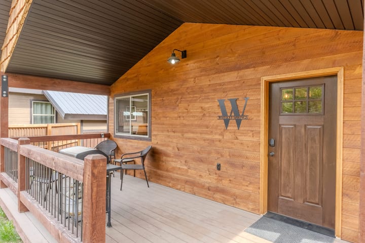 Whiskey Springs Cabin - West Yellowstone, MT