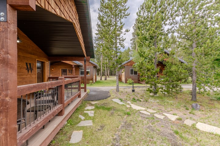 Whiskey Springs Cabin - West Yellowstone, MT