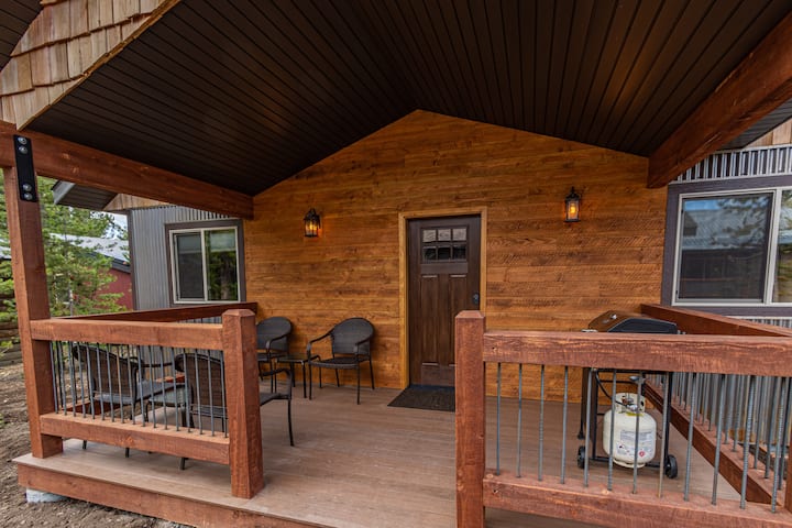 Montana Cabin - West Yellowstone, MT