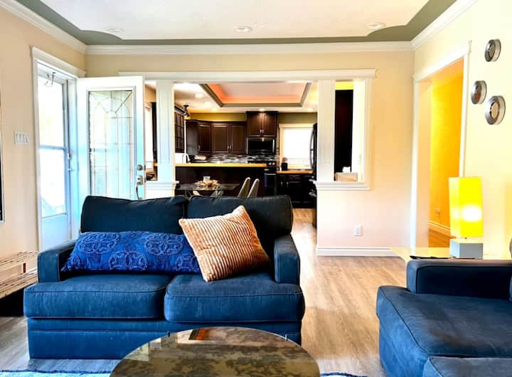 Lovely 1 Bdrm Upper Suite! - Lethbridge