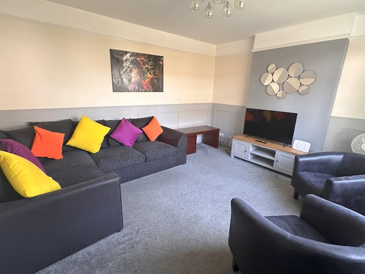 Pleasant 3br | Wi-fi | Parking - Chelmsford