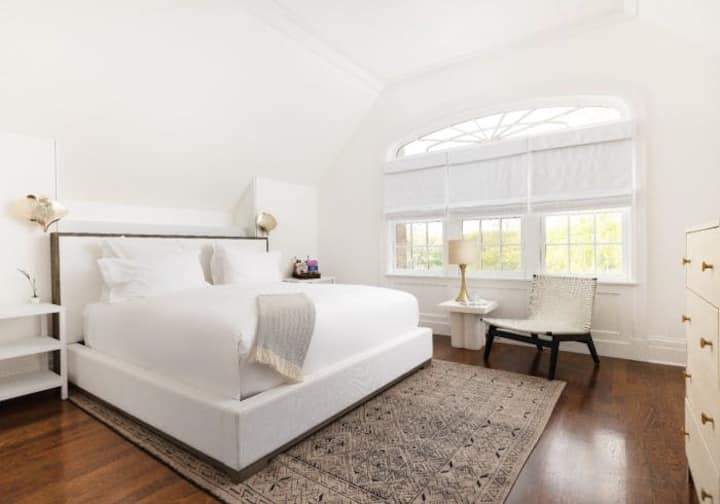 Casual-luxe Vibes And Frette Linens - Sag Harbor, NY