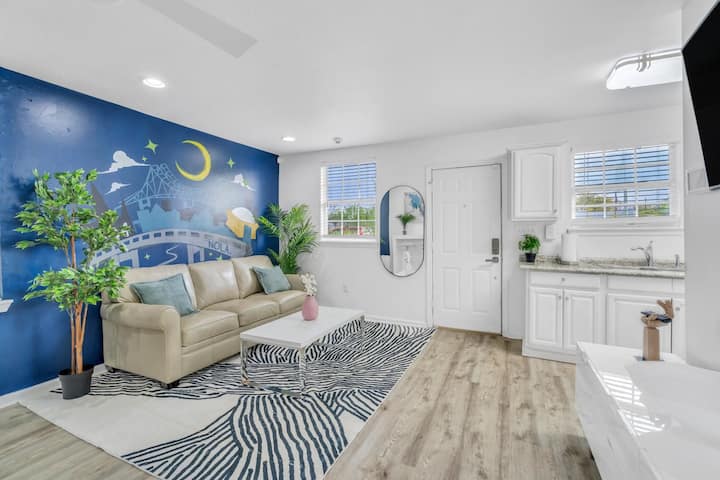 Elegant 2-bedroom Apartment, Mid-city New Orleans - New Orleans, LA