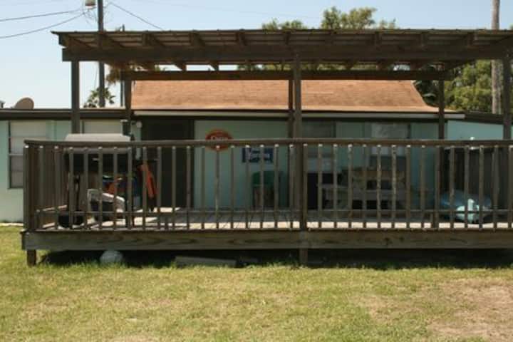 Cute Little Hideaway, Ready For The All Around Fis - Port Mansfield, TX