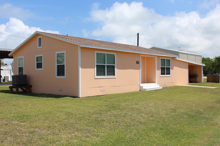 Newly Remodeled! Spacious 3 Bedroom/2 Bath W/ Wifi - North Padre Island, TX