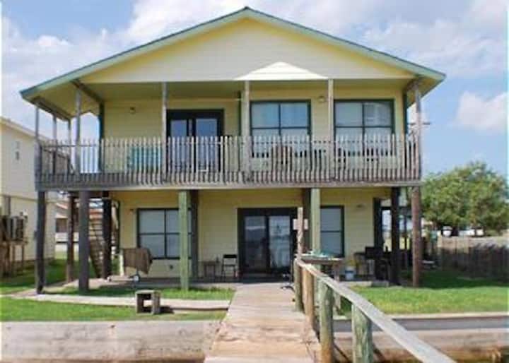 736 North Shore - Quaint Home On The Water! - Port Mansfield, TX
